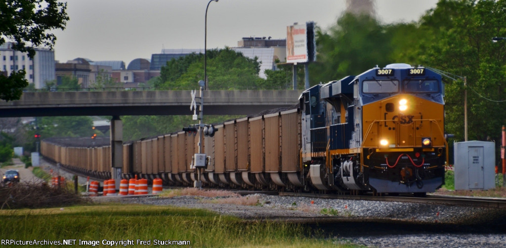 CSX 3007 brings coal west.